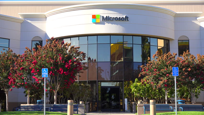 SILICON VALLEY, CALIFORNIA - CIRCA 2014 - Establishing Shot Of ...